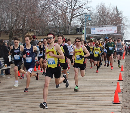 Hundreds of runners take part in the 32nd annual Beaches Spring Sprint ...