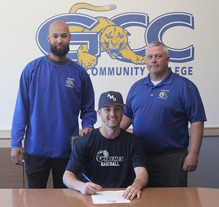 Beach baseball player Jakob MacLeod set to start scholarship at Ave ...