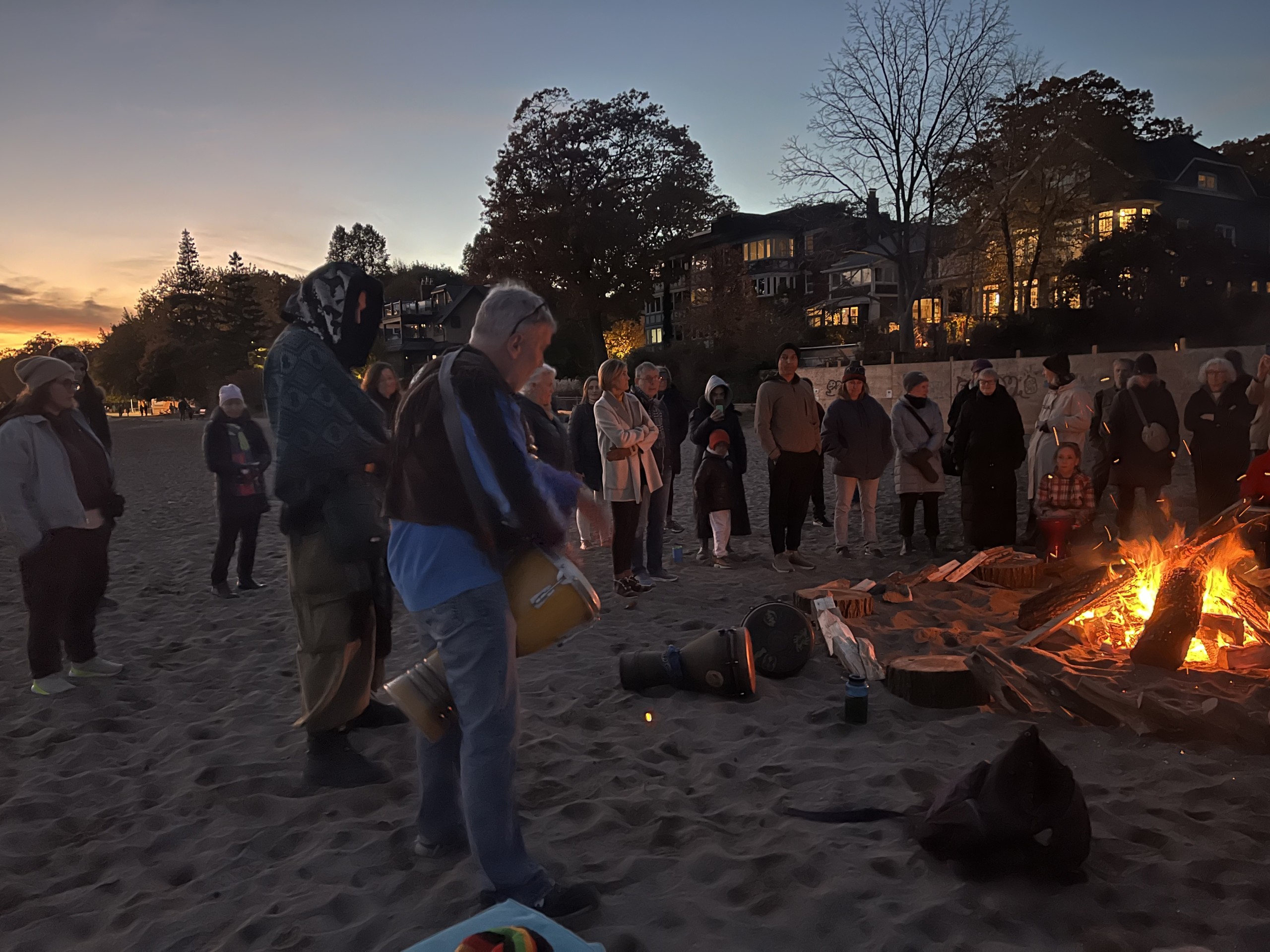 Beachfront gathering highlights concerns over Scarborough Bluffs ...