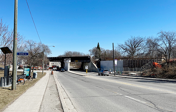 Closure of Danforth Avenue between Warden and Eastwood for railway ...